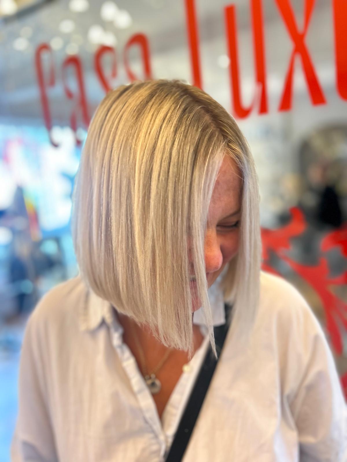 Highlights cut & blowdry – Casa Luxe